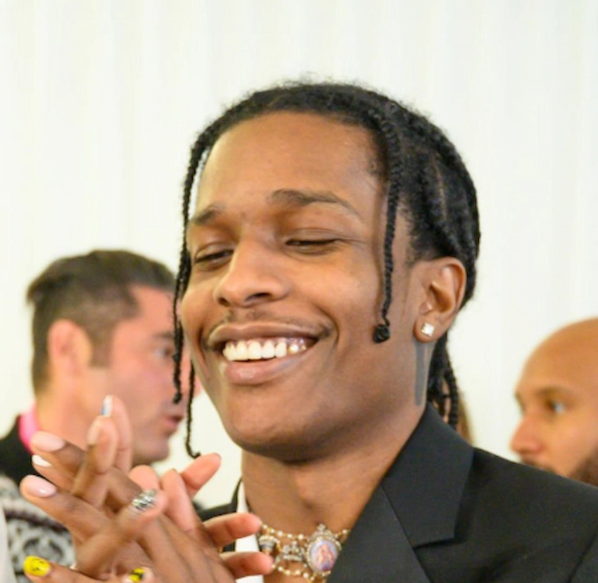 Asap Rocky'nin Işıldayan Diş Kaplamaları | Lema Dental Clinic