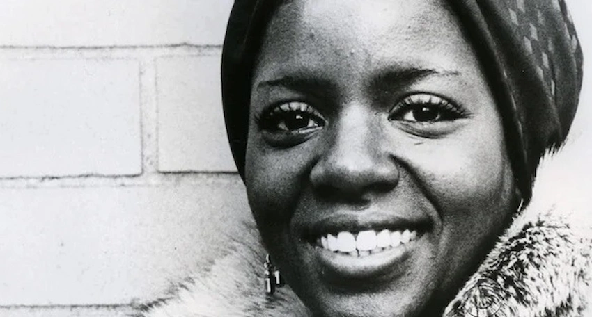 🎤Gloria Gaynor Tänder: Den naturliga skönheten i hennes leende