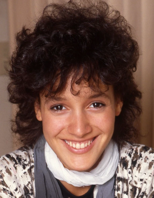 Denti di Jennifer Beals, protagonista di Flashdance, prima e dopo ...