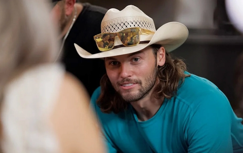 Selena Gomez New Teeth: Before After Veneers, Braces | LEMA