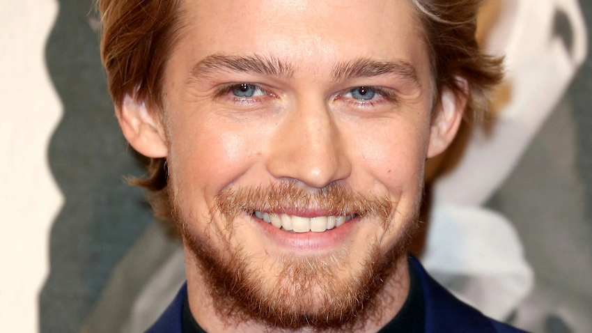 Joe Alwyn Teeth: Elegance and What Can Be Done? | LEMA