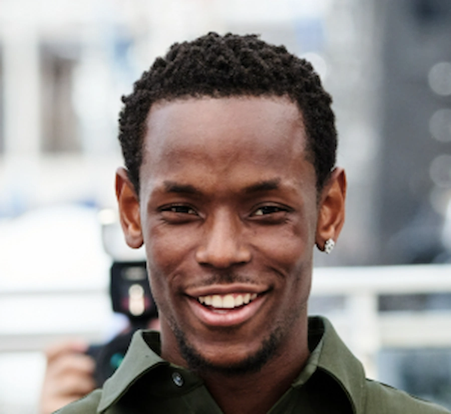 🦷 Michael Ward Ngipon Nga Gitama Na Ba? Mga Antes ug Human