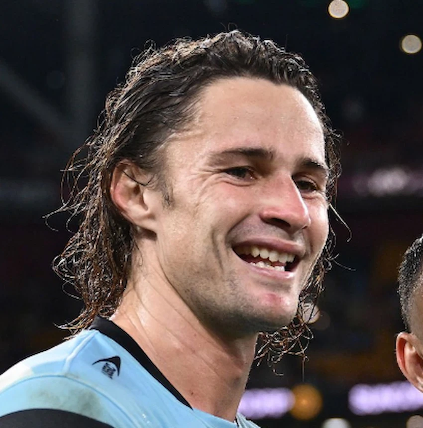 🏉 Zijn de tanden van Nicho Hynes gerepareerd