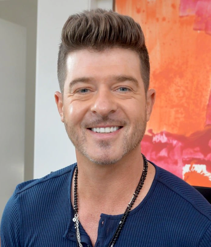 Los Dientes de Robin Thicke Antes/Después | Lema Dental Clinic