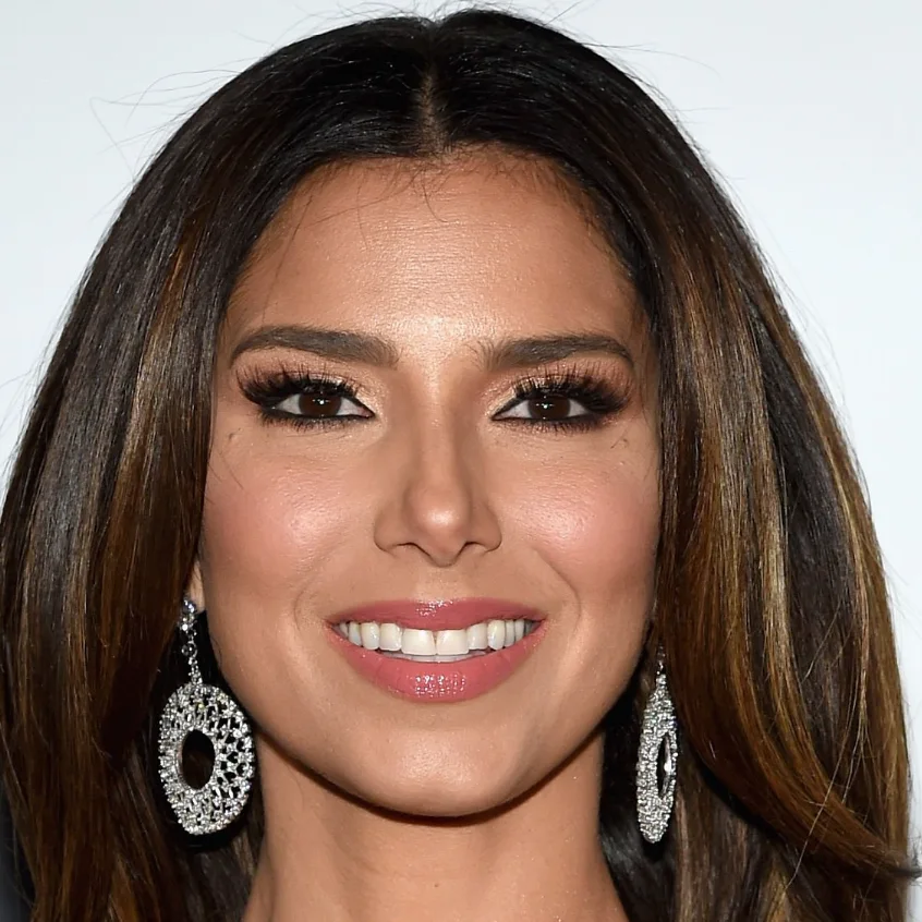 Perché Roselyn Sánchez ha sistemato i denti | Lema Dental Clinic