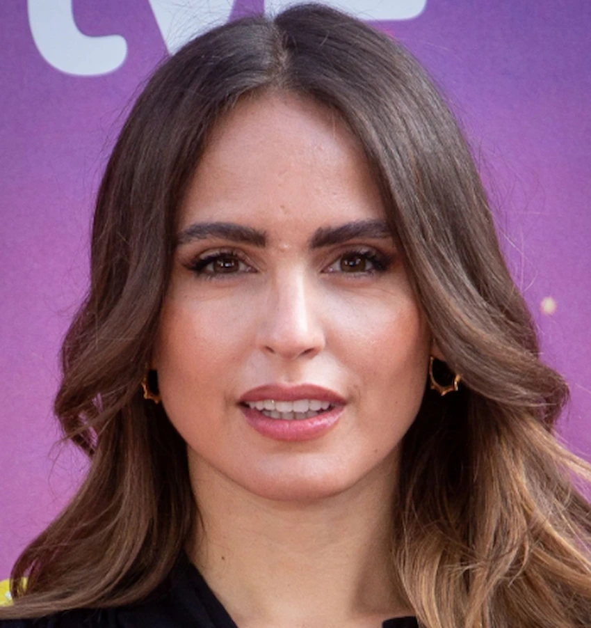 🤩 Verónica Echegui Dantys (Senos/Nauji): Prieš ir Po