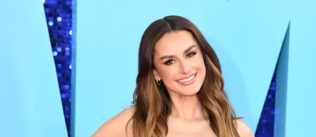 Transformación Dental de Amber Davies: Antes y Después | Lema Dental Clinic