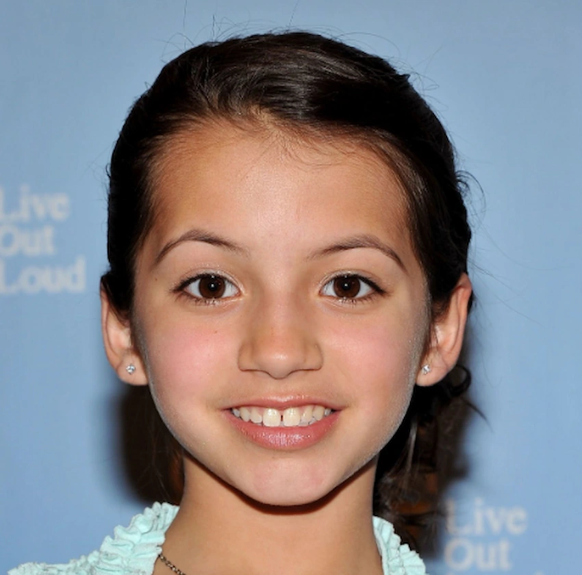 🎭 Isabela Moner Tænder (Gamle/Nye): Før og Efter