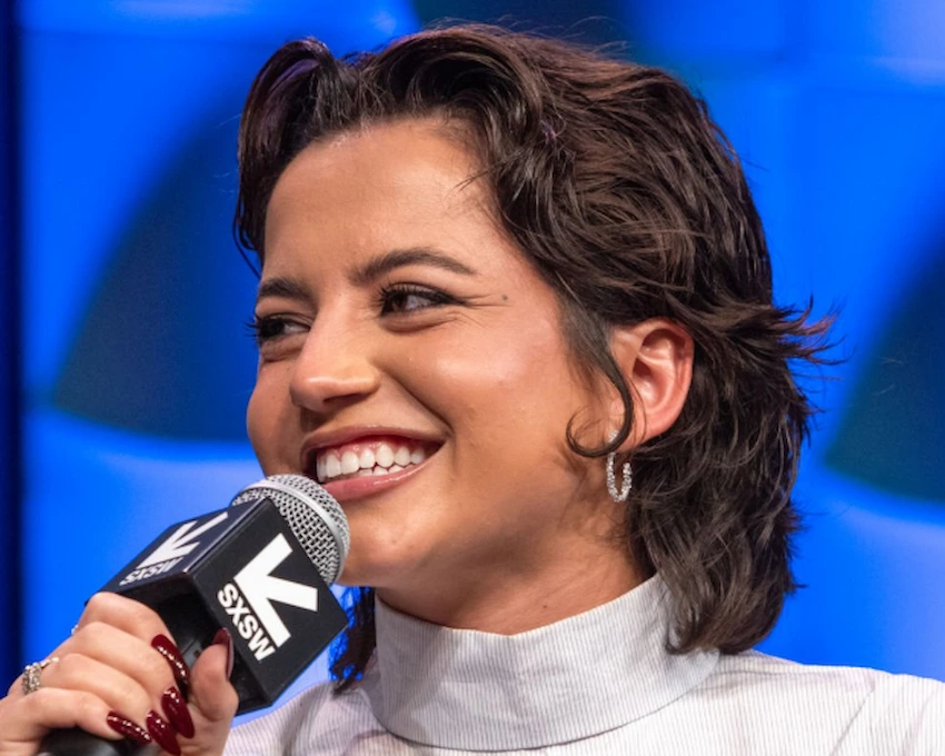 🎭 Isabela Moner Tænder (Gamle/Nye): Før og Efter