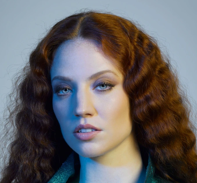 La nuova dentatura della cantante perfetta Jess Glynne ora | Lema ...