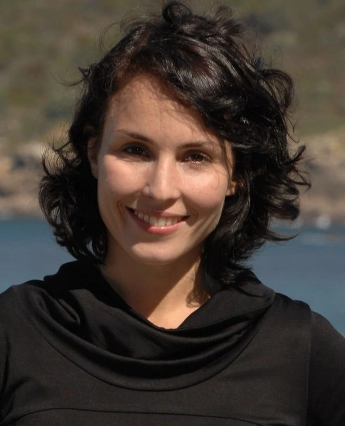 Transformacja uśmiechu Noomi Rapace: przed i po