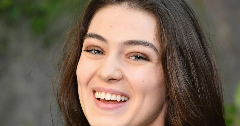 Anamaria Vartolomei Teeth Transformation – Before and After | LEMA