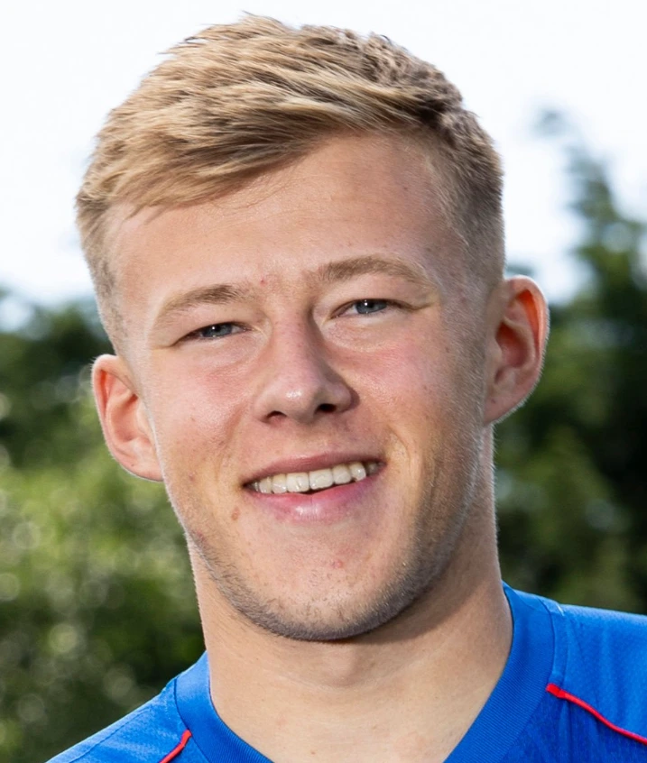 Преображение зубов Коннора Баррона: полный путь к улыбке | Lema Dental ...