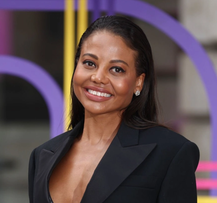 Emma Weymouth's New Teeth Now - Before and After | LEMA