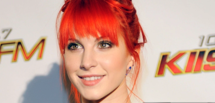 Transformarea dinților lui Hayley Williams: Înainte și după | Lema Dental Clinic