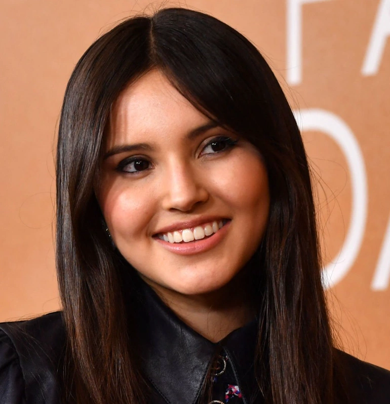 Isabel Deroy-Olson's Teeth Transformation Journey | LEMA