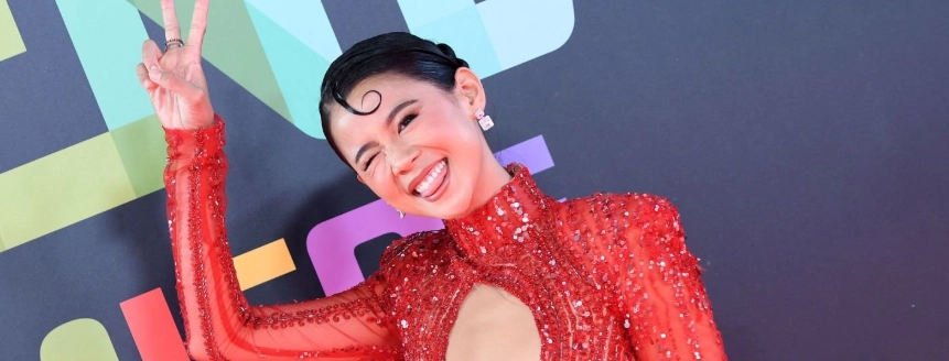 Μεταμόρφωση Δοντιών της Leah Lewis: Πριν και Μετά