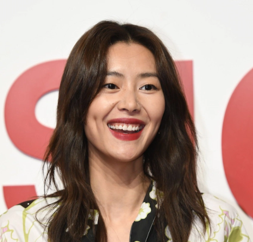 Μεταμόρφωση Χαμόγελου Liu Wen
