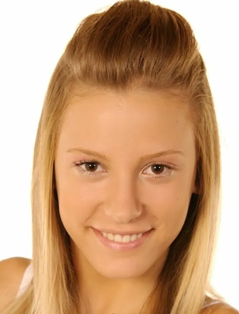 De glimlach van Serenay Sarıkaya: van natuurlijk tot stralend