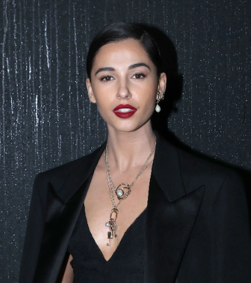 Los dientes de Naomi Scott: La sonrisa brillante de la pantalla | Lema ...