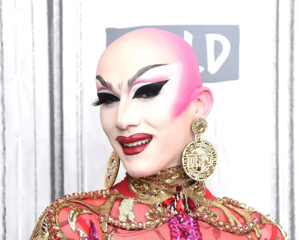 Trasformazione dei denti di Sasha Velour: Prima e Dopo | Lema Dental Clinic