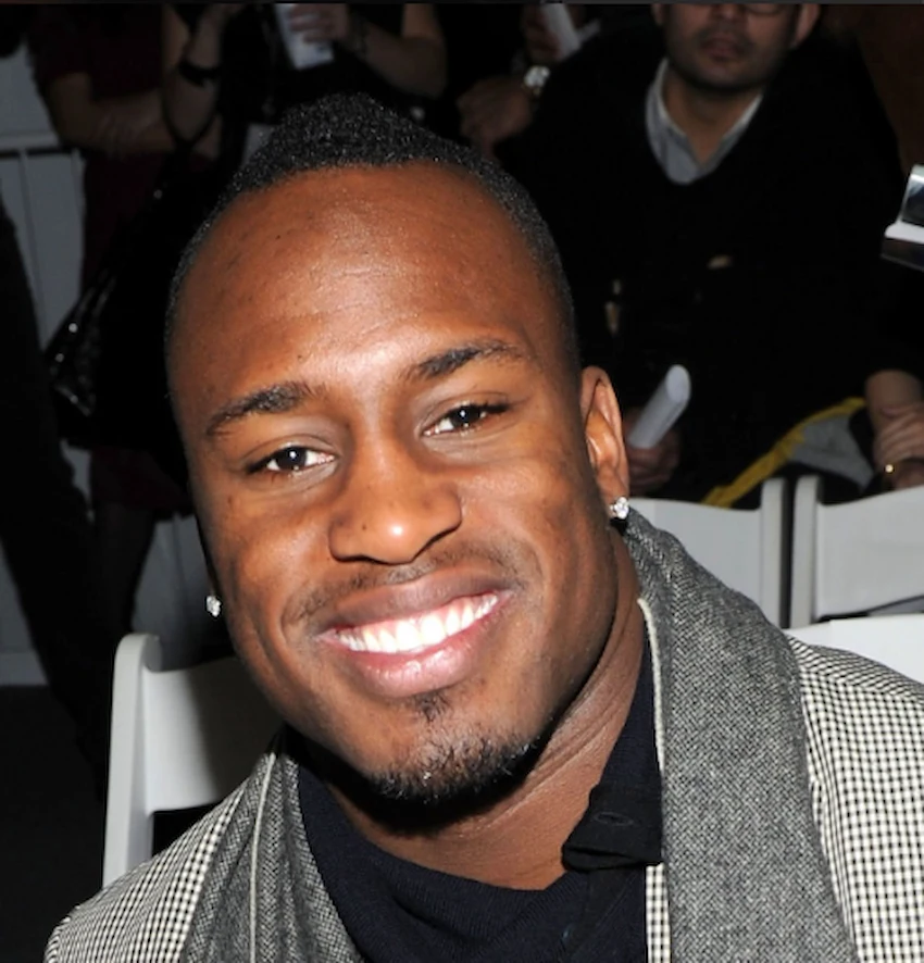 Vernon Davis's Stunning Smile Makeover: From 2006 to 2025 | LEMA