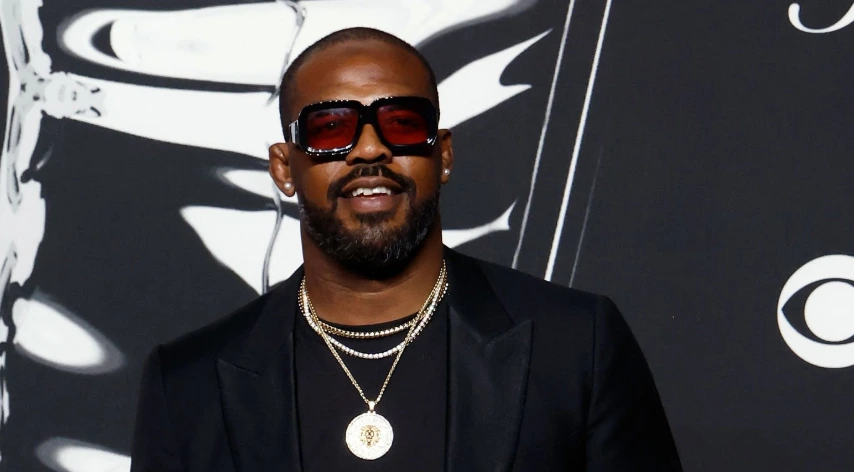 Jon Jones’ Smile: Did Jon Jones Get His Teeth Done? | LEMA