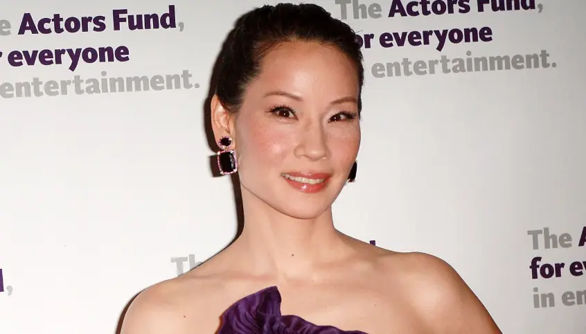 Lucys Liu:s šypsena: Ar Lucy Liu prarado dantis